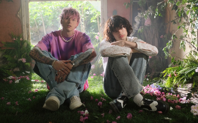 Machine Gun Kelly premieres new song ‘More Than Life’ ft. glaive ...